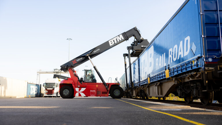 Kalmar Container Handling Equipment: Optimize Efficiency & Safety