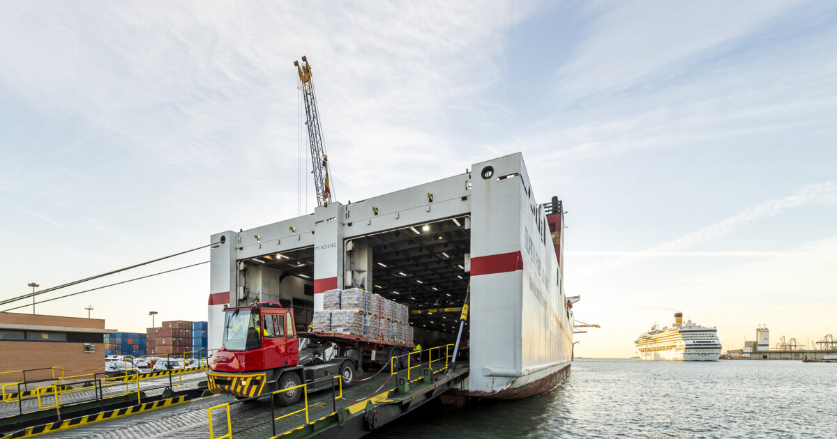 Kalmar TR/TT618i RoRo Tractor (Heavy Terminal Tractor)