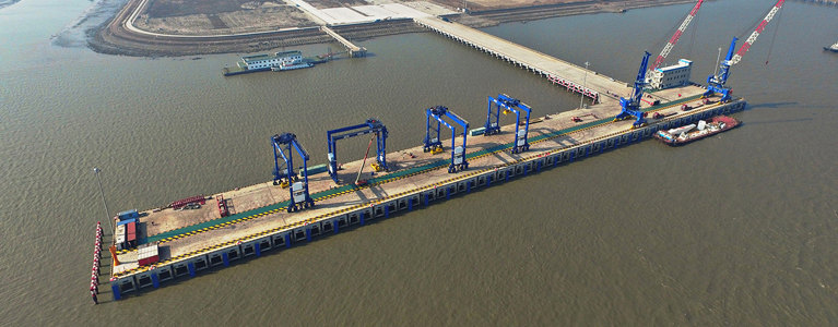 Jetty opening in China highlights Kalmar Innovative RTGs