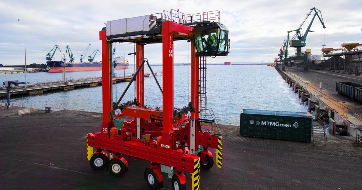 Kalmar Straddle Carriers, when flexibility is your driver.