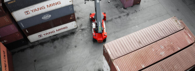 Kalmar K-Motion reachstacker | Kalmarglobal